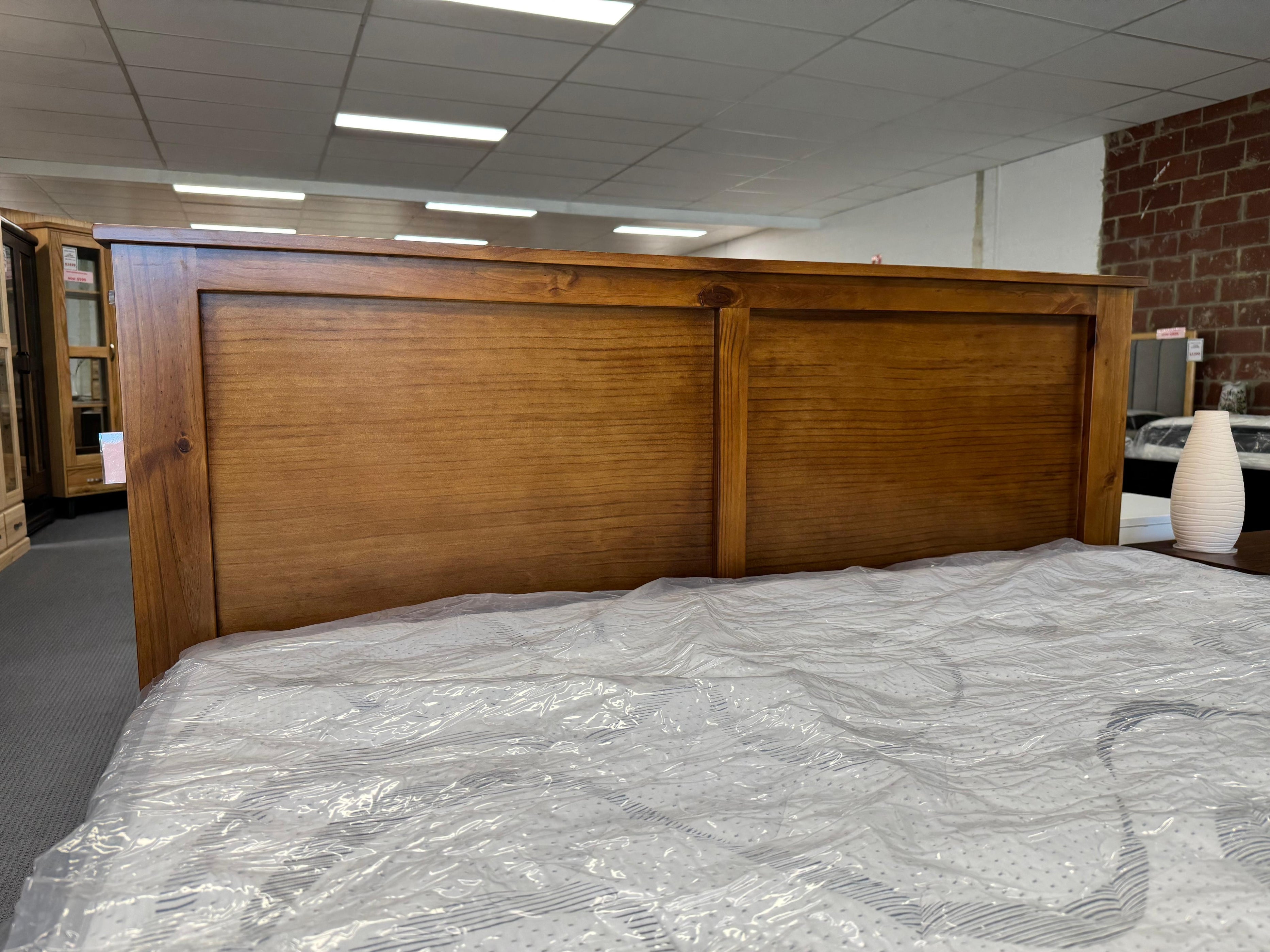 Albany Queen Bed - Direct Furniture Warehouse