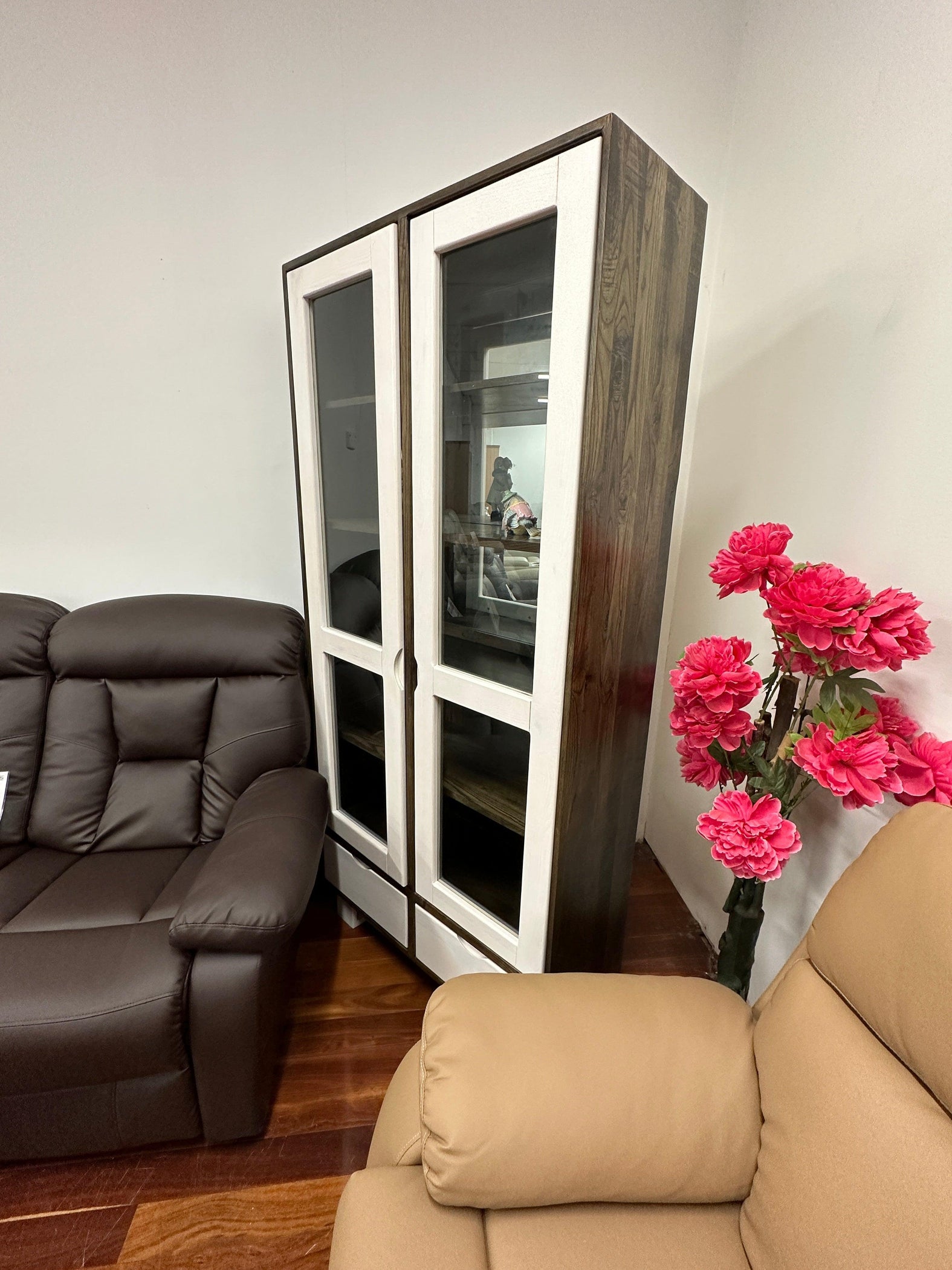 Parkland 2Dr/2Drw Display Cabinet - Direct Furniture Warehouse